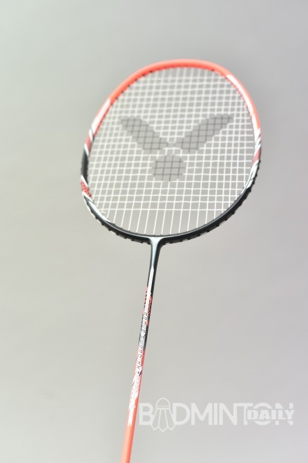 최상의 가성비를 실현한 배드민턴 라켓 VICTOR BRAVESWORD KK7